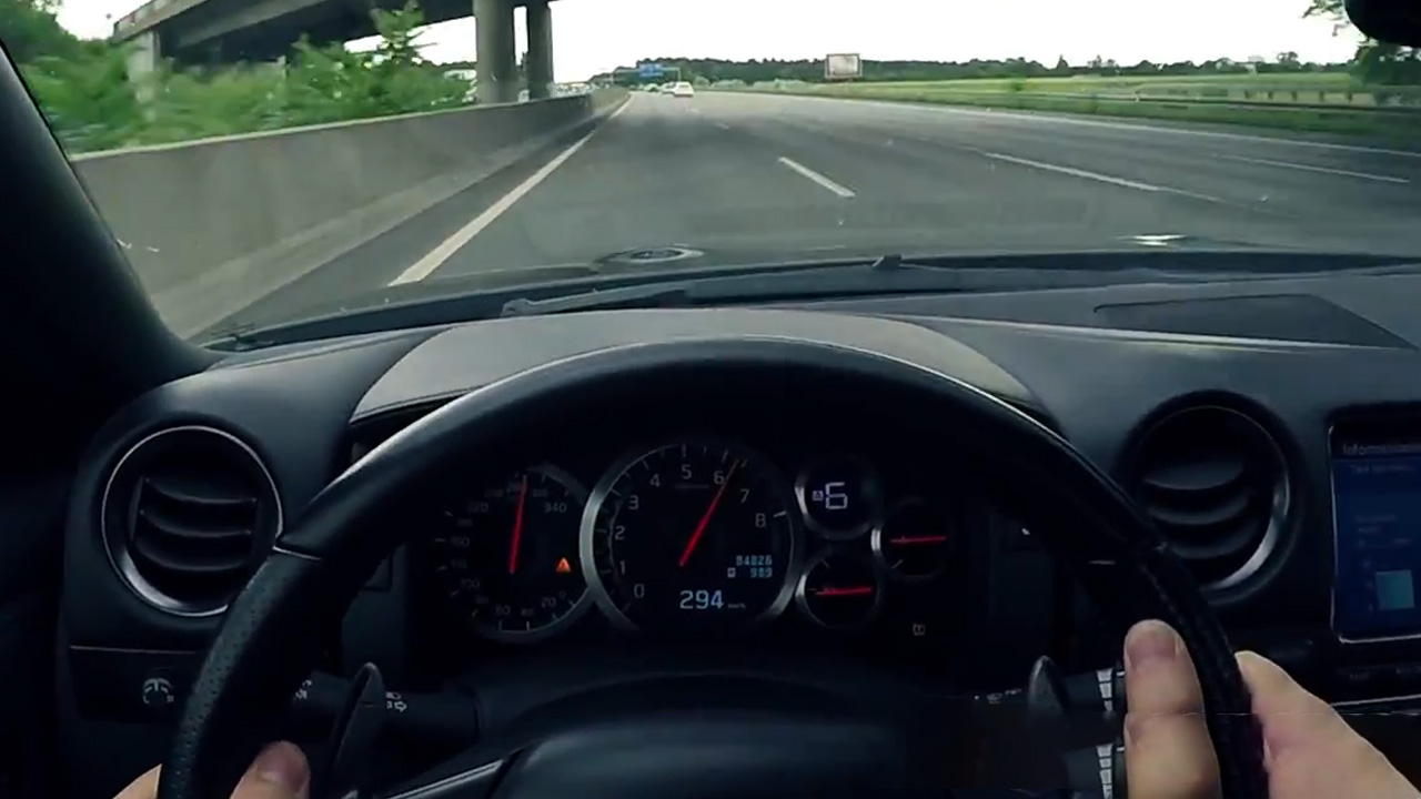 Nissan GTR R35 Autobahn 0-300 acceleratietest