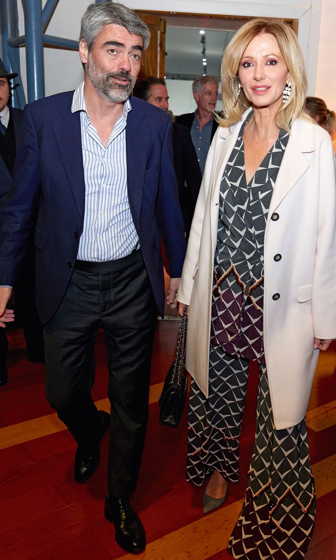 Alejandra Cortina estrena corte de pelo y es el vivo retrato de su ...