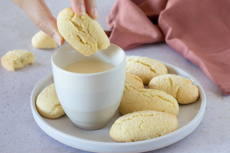 Dunking biscuits