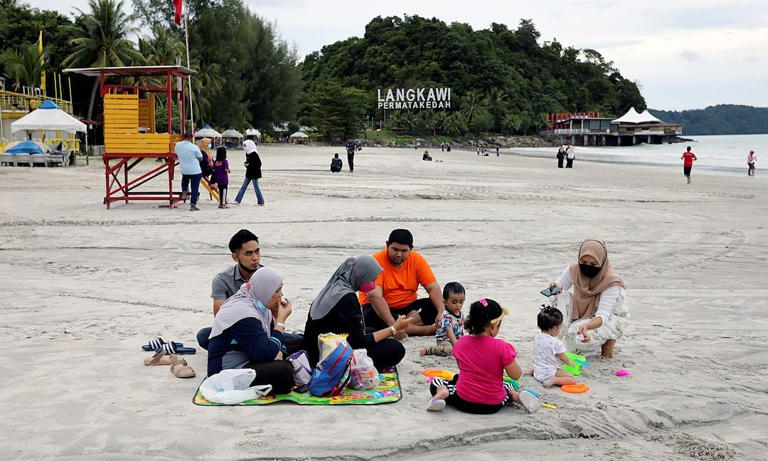 Five Singaporeans among 55 caught littering in Malaysia's Johor