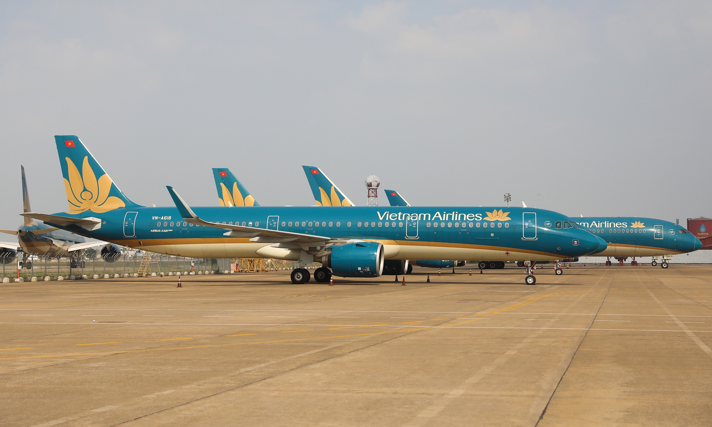 Vietnam Airlines flight turns back after Spanish passenger suffers ...
