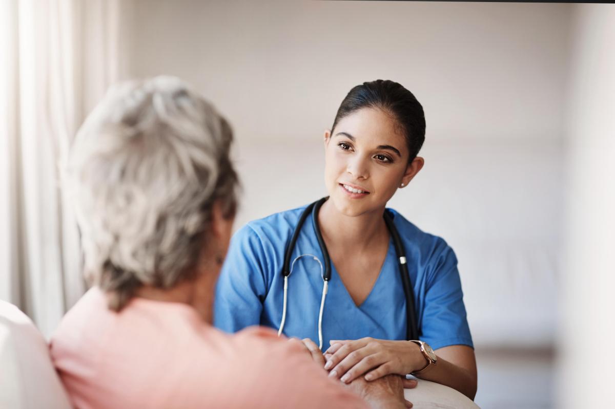 Pflegeverbände warnen: Deutschland vergrault ausländische Fachkräfte in ...