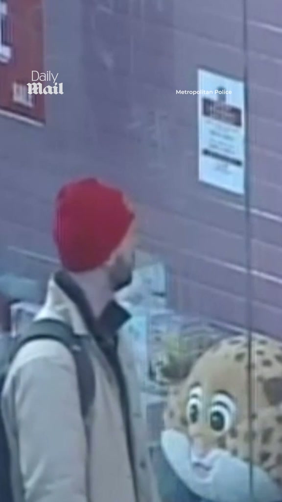 Hero good Samaritan spotted protecting women from harassment