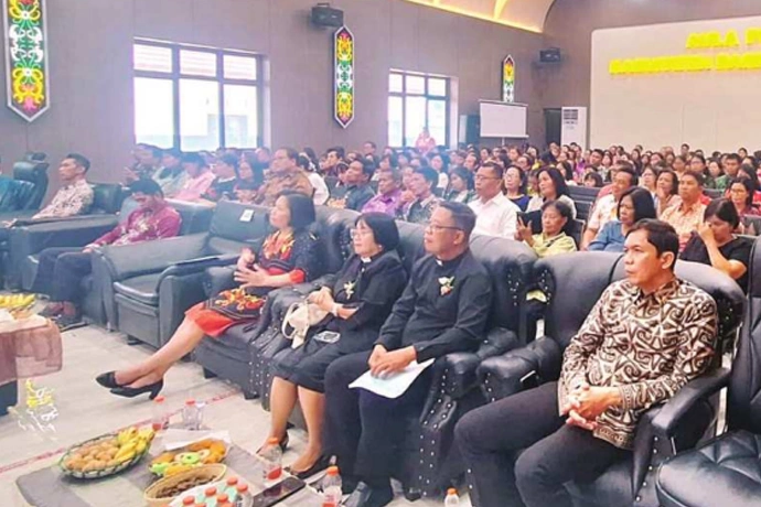 Pj Sekda Barsel hadiri Natal keluarga besar PUPR