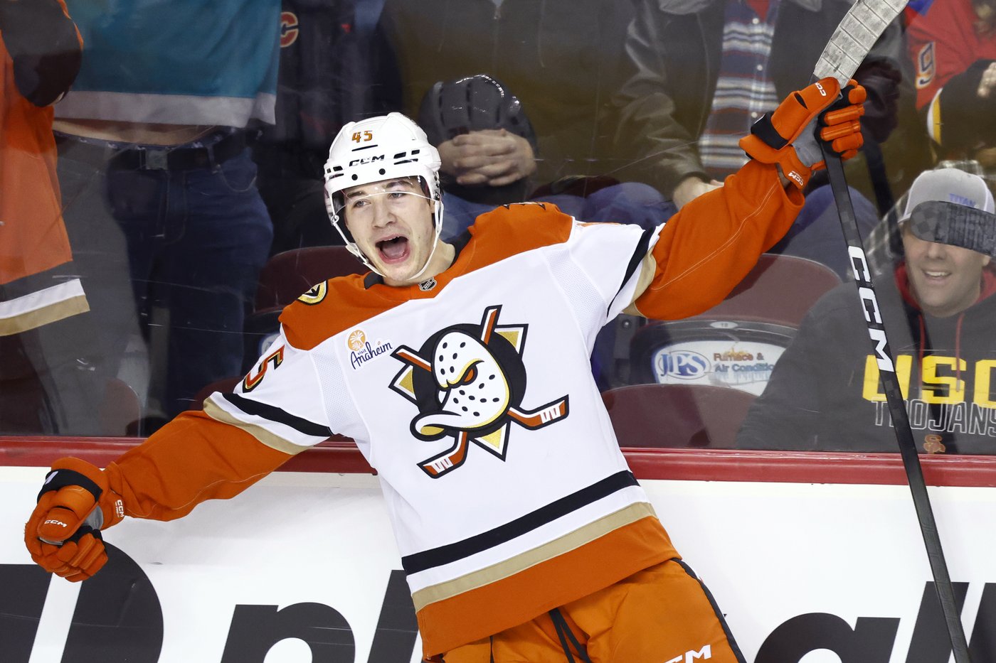 Sennecke nets hat trick in first NHL game in Canada as Ducks edge ...