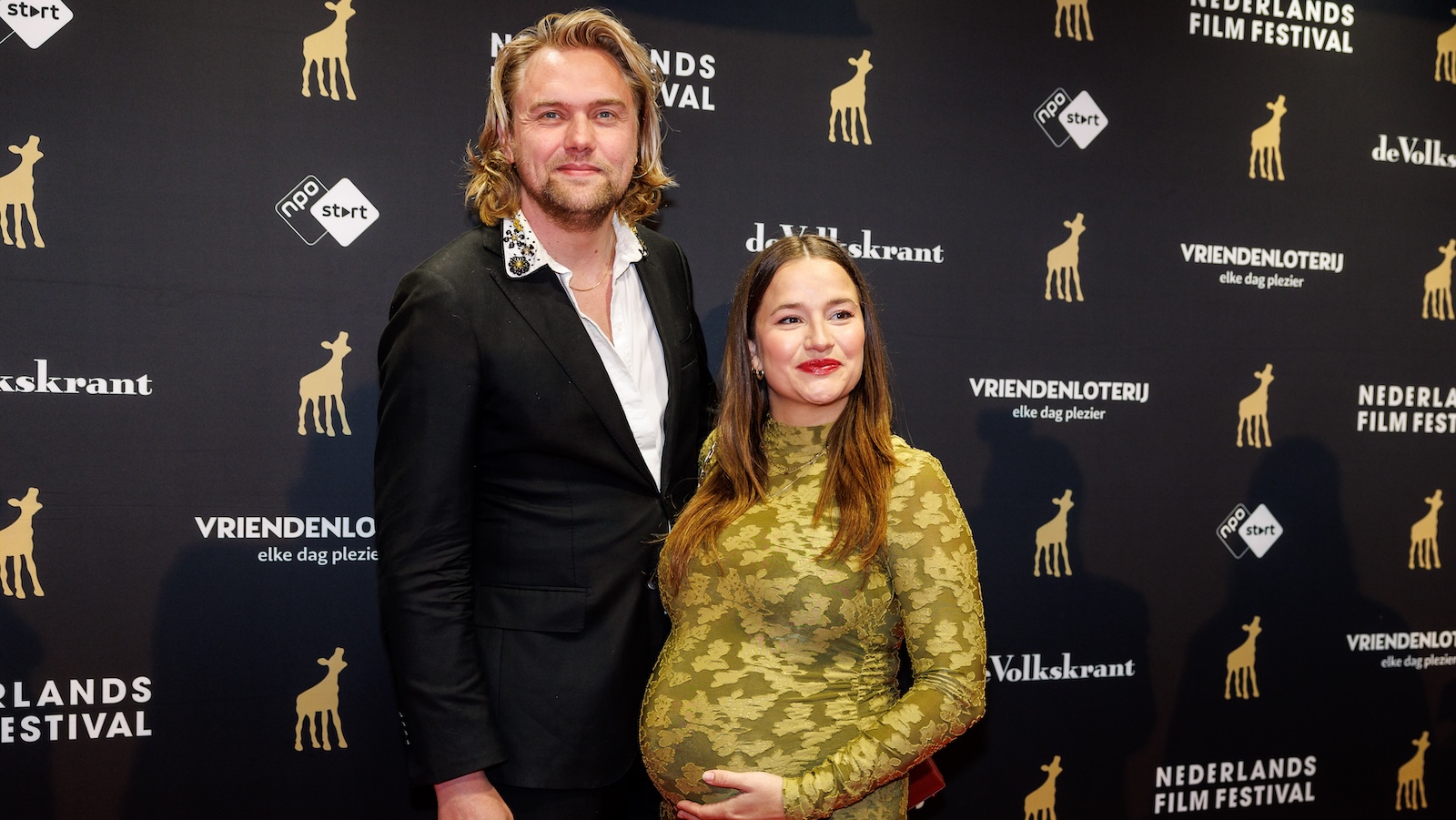 Beschuit met muisjes: Barbara Sloesen bevallen van eerste kindje na ...