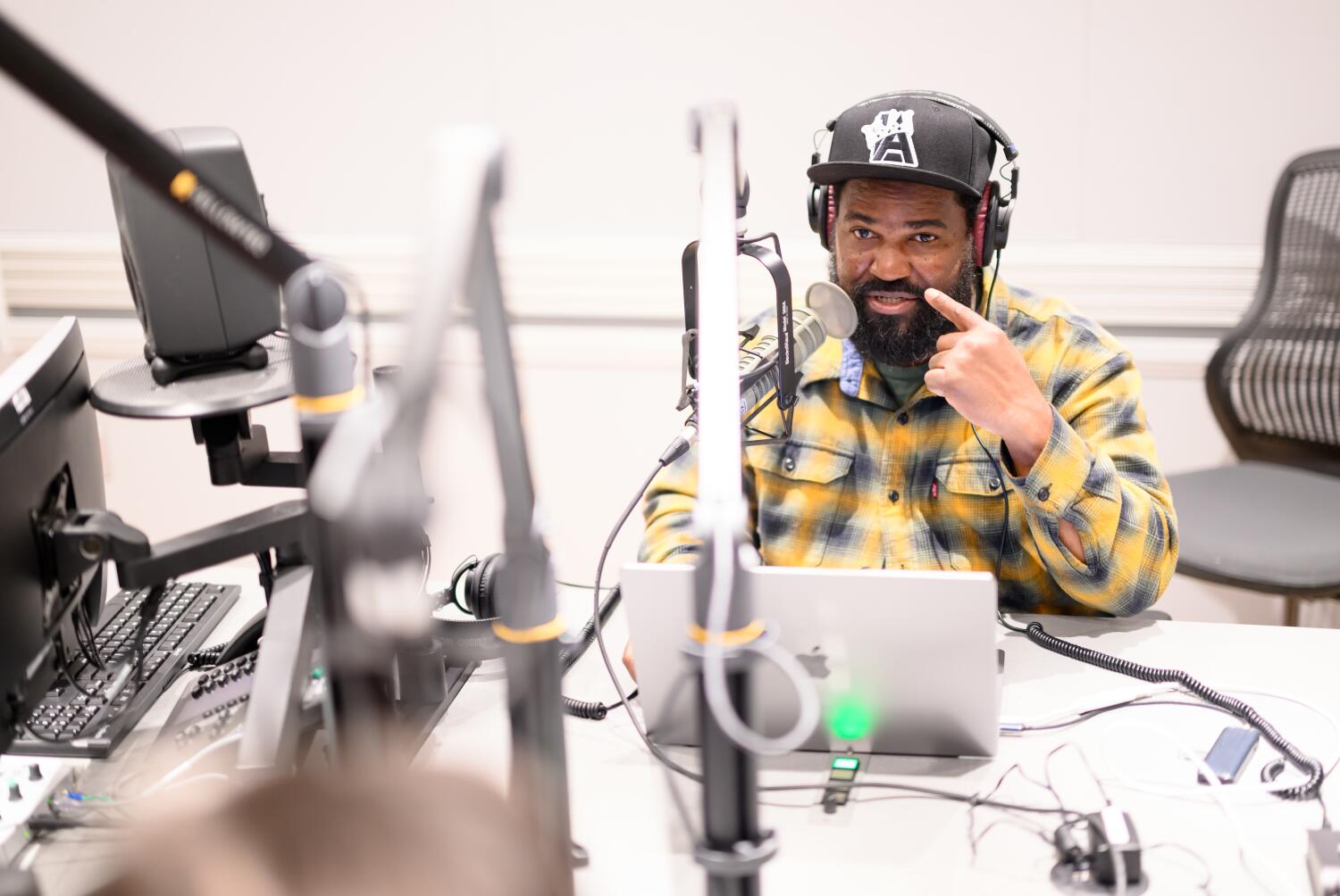 'Ear Hustle' prison podcast helped get its host pardoned. Now see it ...