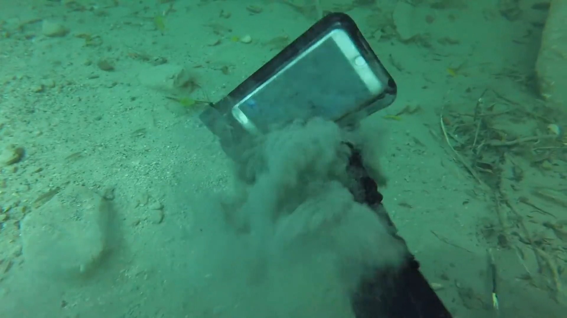 Guns, GoPros, iPhones found underwater… insane river finds
