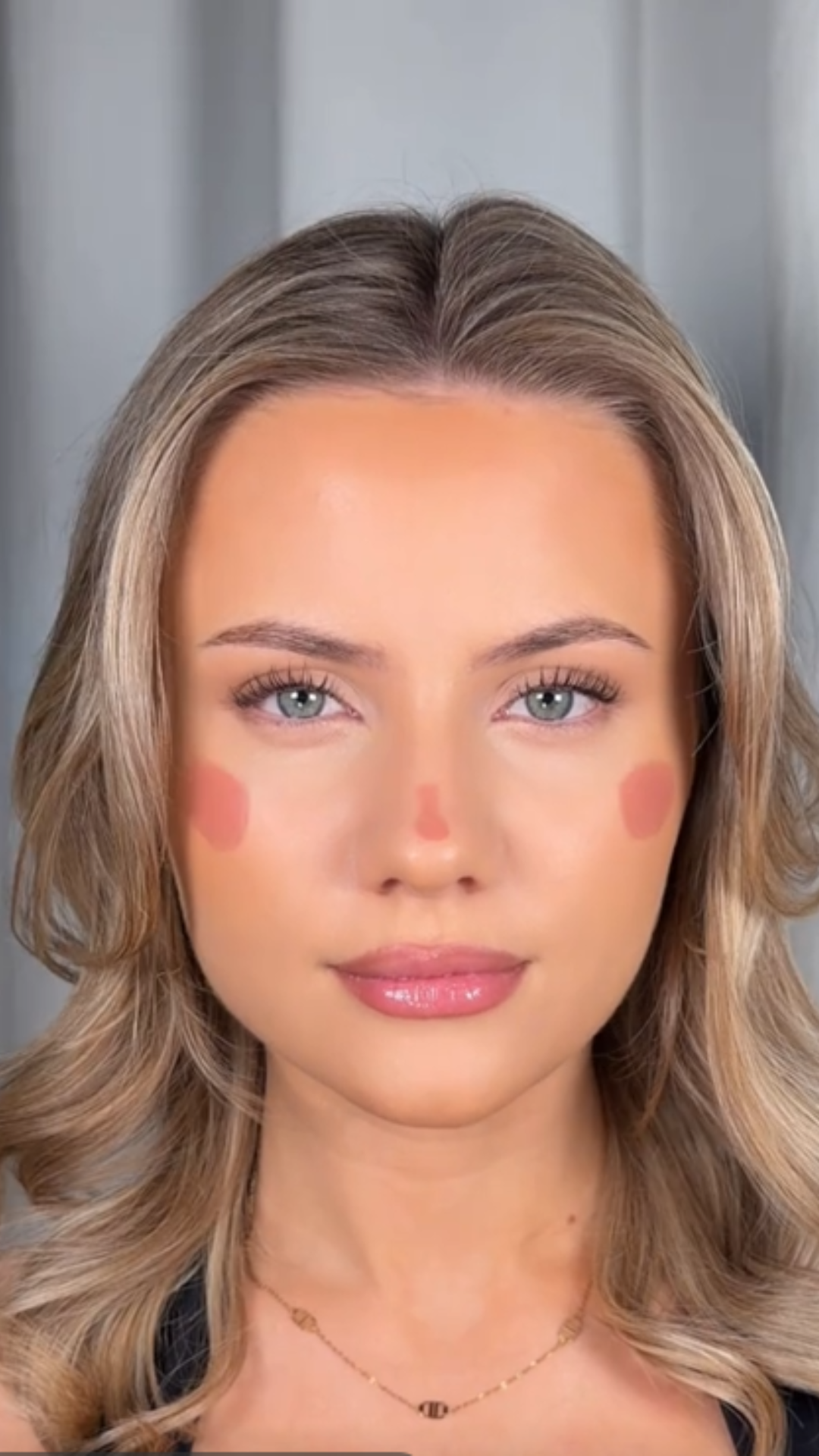 Perfect makeup placement with concealer and easy bake