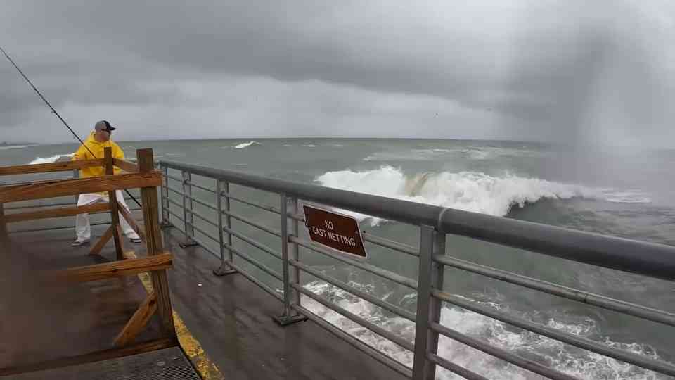 Warning: Rough waves — this tool turned chaos into live bait