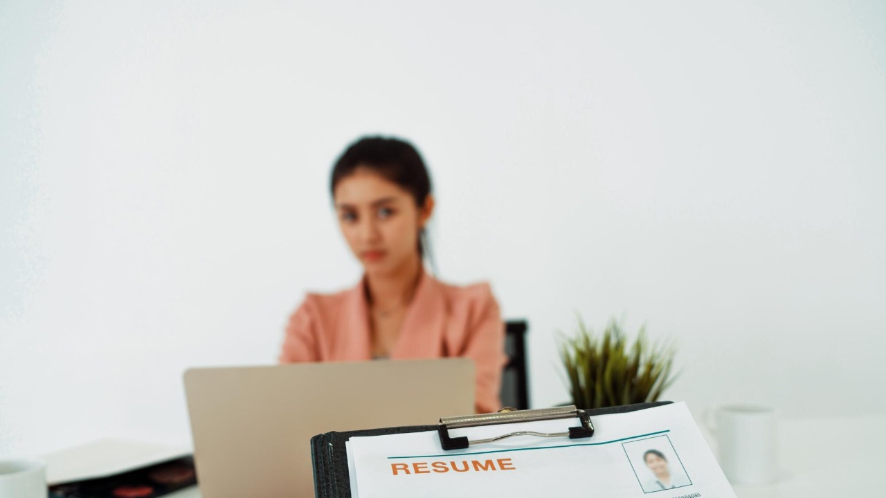 Terrifying warning signs hint the US job market could freeze in 2026