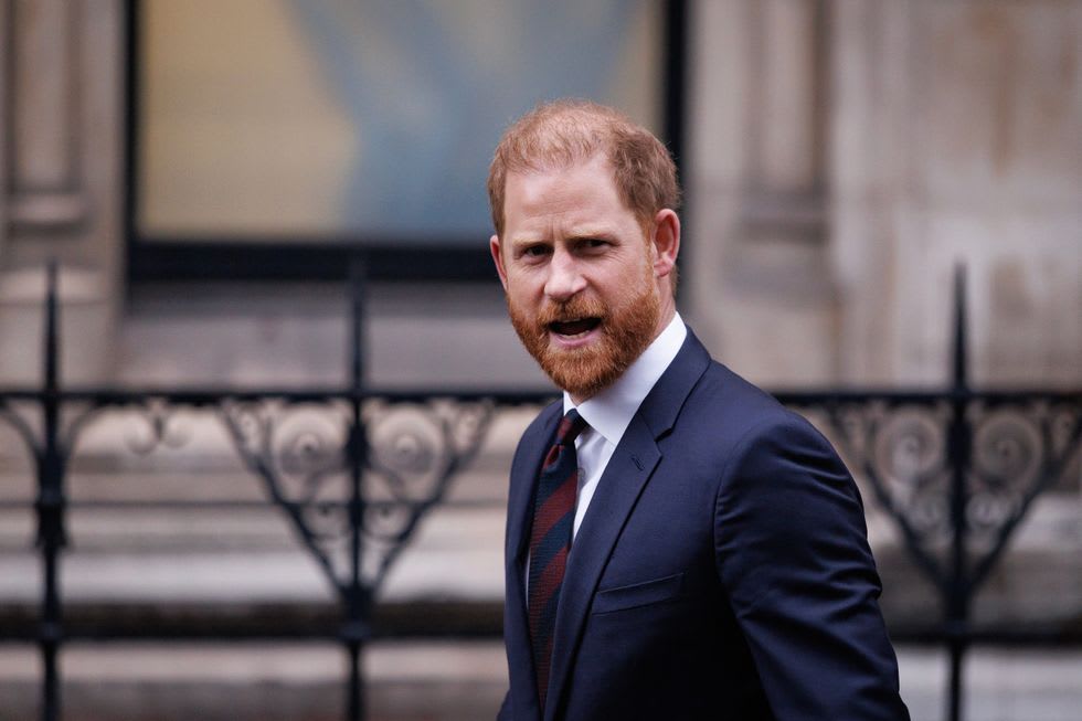 Prince William 'cannot bridge the gap' with Prince Harry as 'bitterness ...