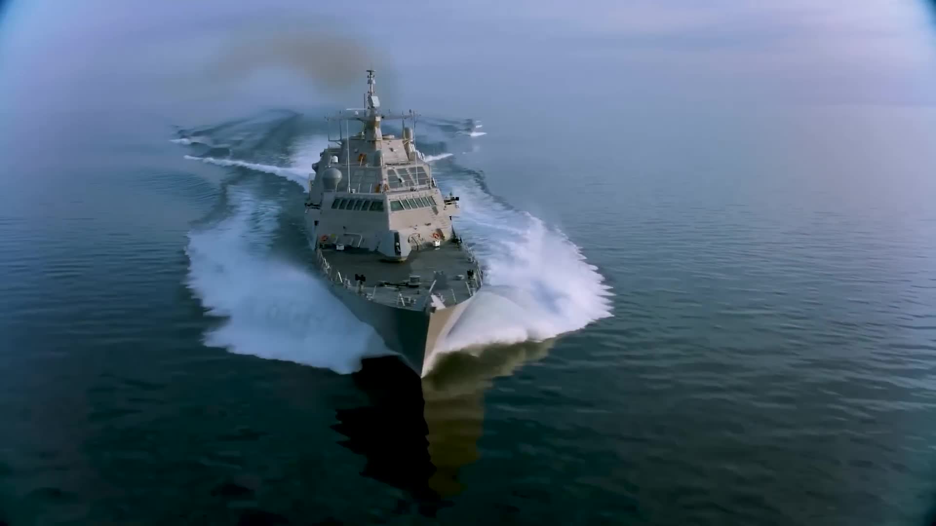 Littoral combat ship design for extreme seas