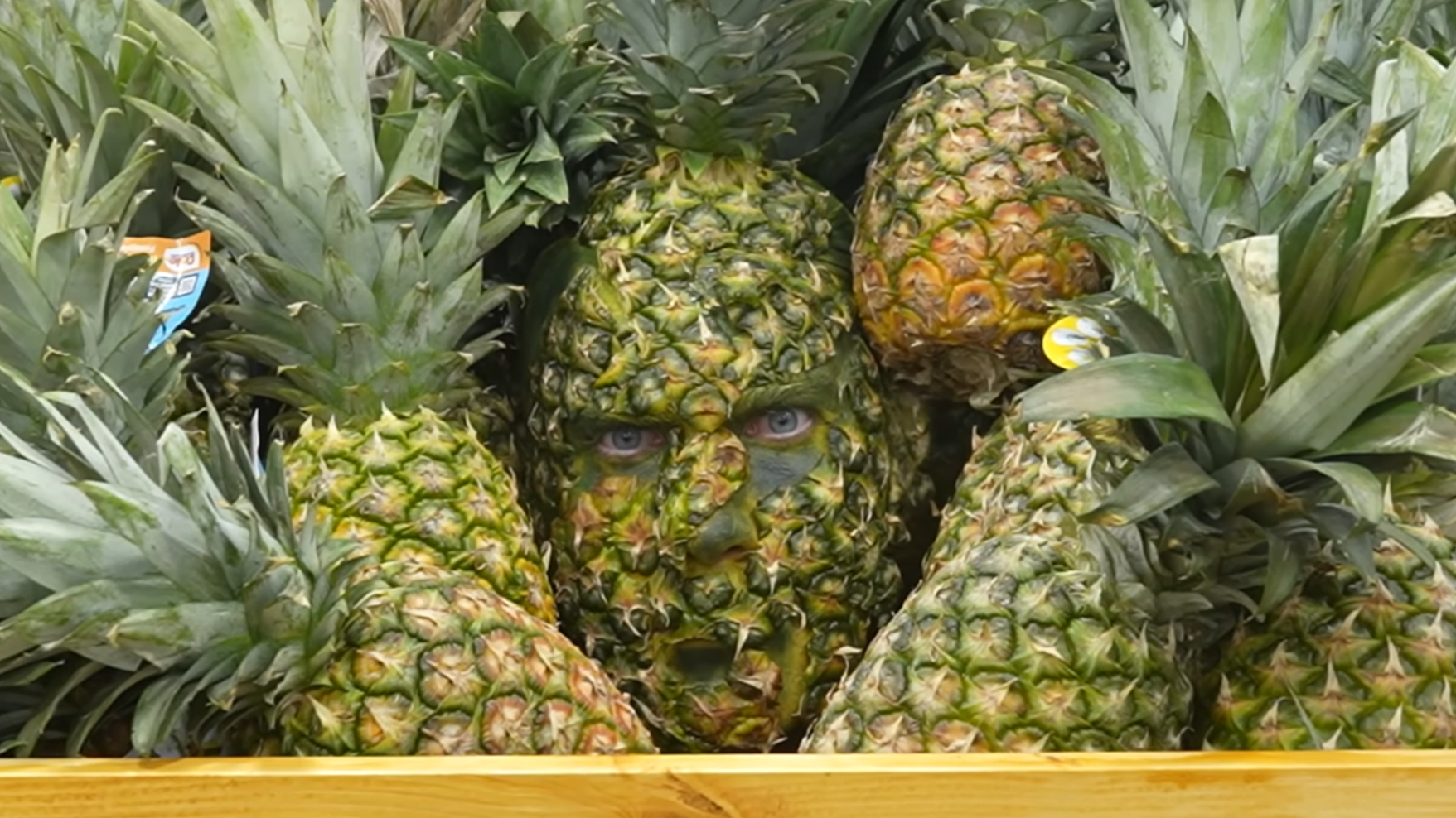 This man lived inside a grocery store without anyone noticing