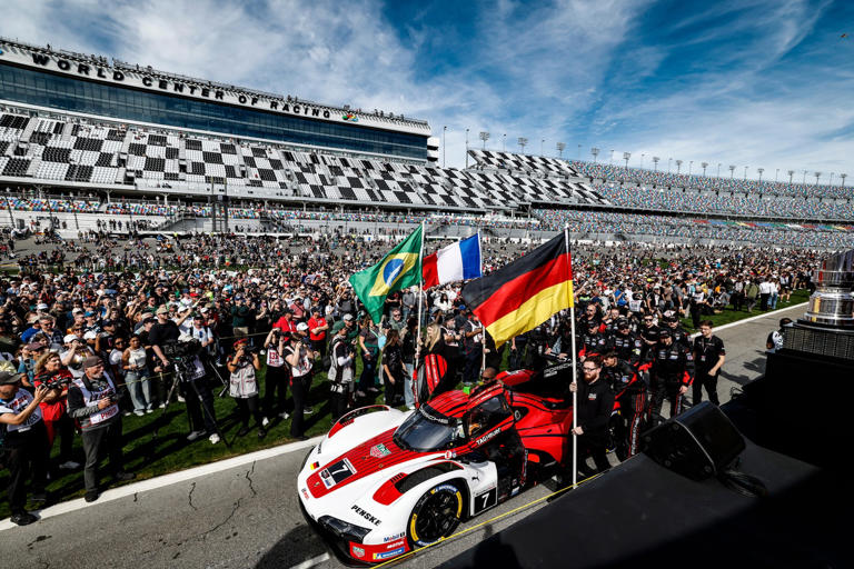 Rolex 24, hour 24: Porsche Penske take third consecutive victory