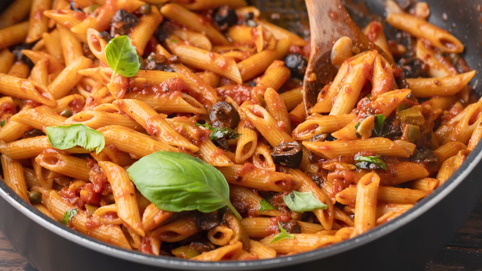 Super delicious pasta puttanesca in under 30 minutes