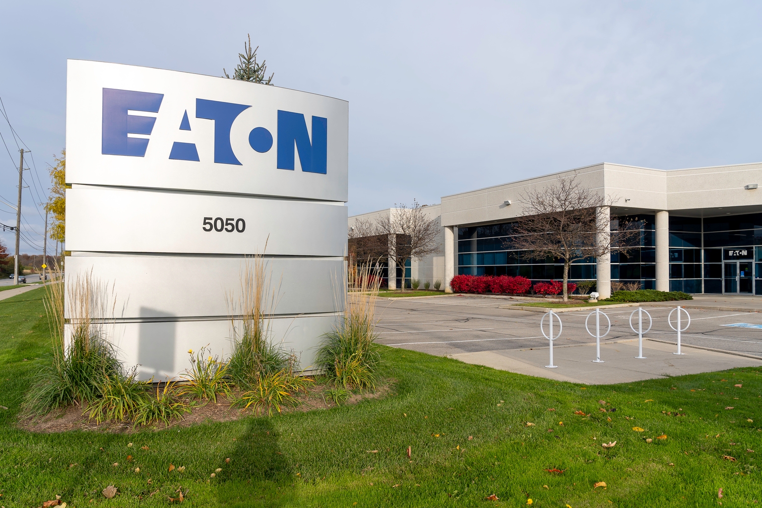 Eaton to spin off vehicle, eMobility businesses