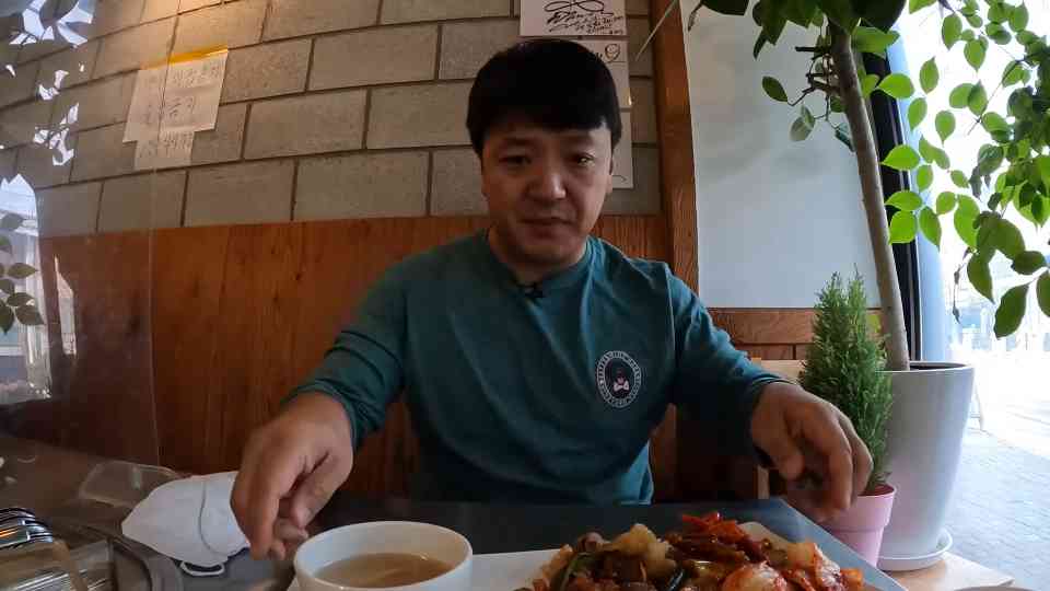 How a $5 all-you-can-eat Korean buffet actually works in Seoul