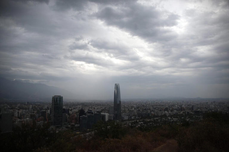 Sol, niebla y lluvia: el pronóstico en la Región Metropolitana para los ...