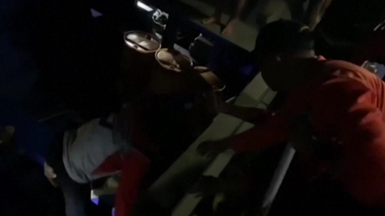 필리핀 해상 359명 탄 여객선 침몰... 18명 사망·24명 실종 / YTN