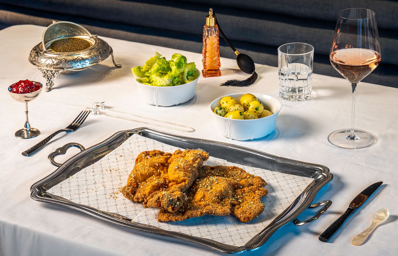 Restaurant Spelunke - Wiener Schnitzel-Variante „Kaiser Franz“ kostet ...