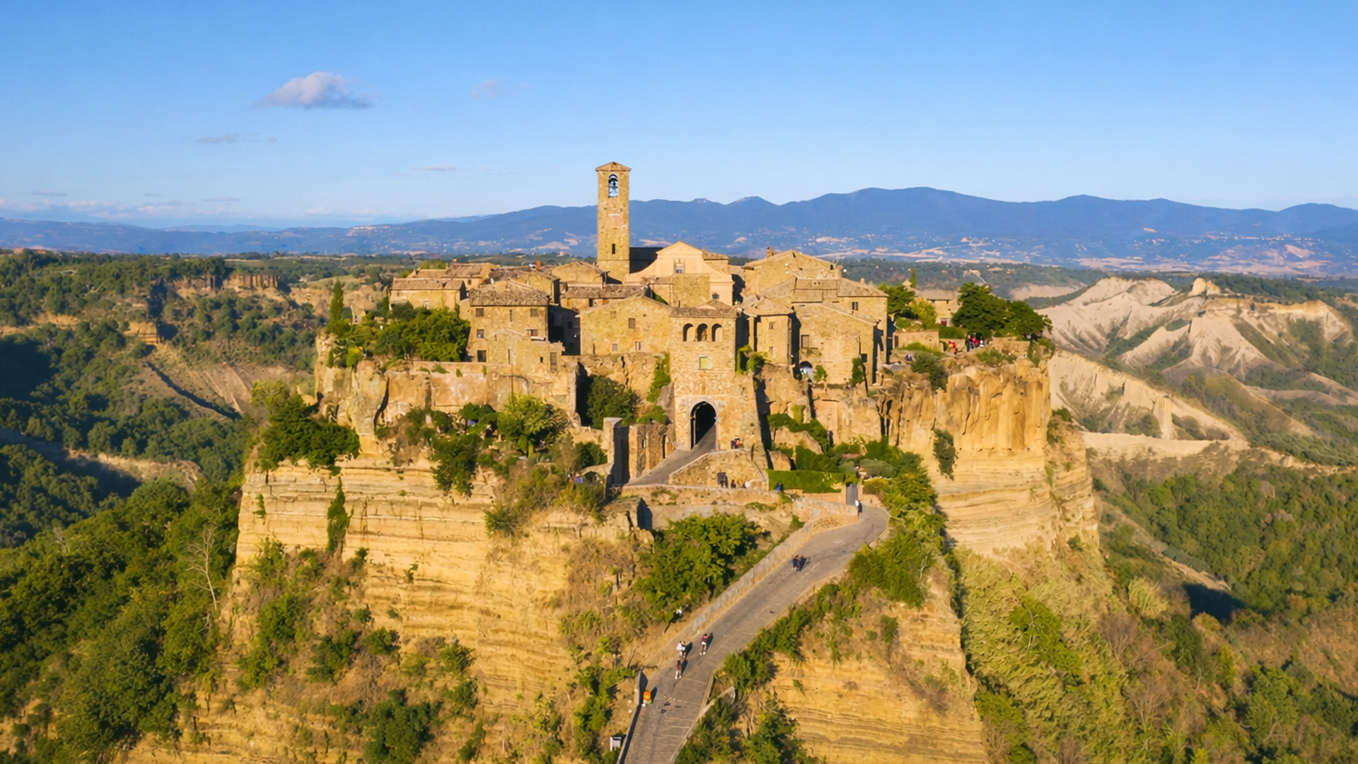 Het dorp op de brokkelige klif