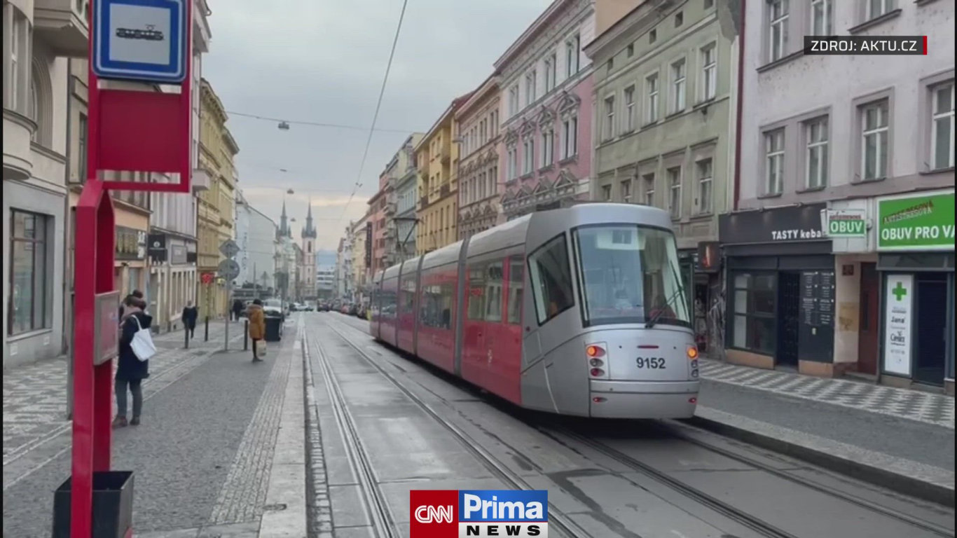 Opilý řidič boural v pražských Holešovicích