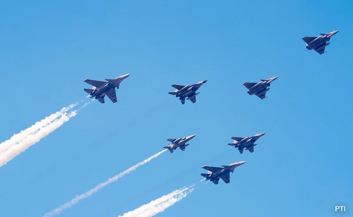 Watch: Air Force's 'Sindoor Formation' on R-Day with Rafale, MiG-29s ...