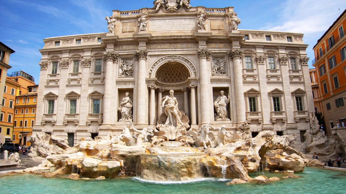 Balade autour de la fontaine de Trevi à Rome