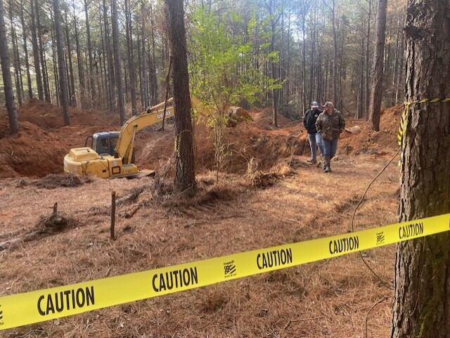 Little River County crews excavate well in 30-year-old murder case