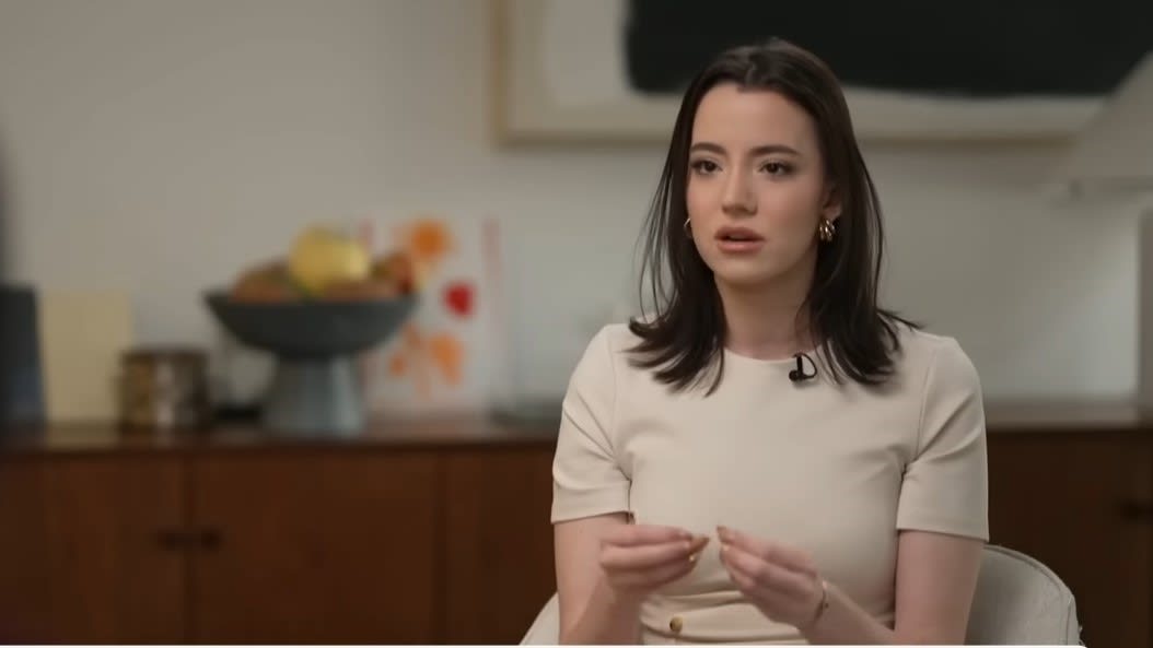 Quick facts about Ashley St. Clair: Personal details, son, relationship ...