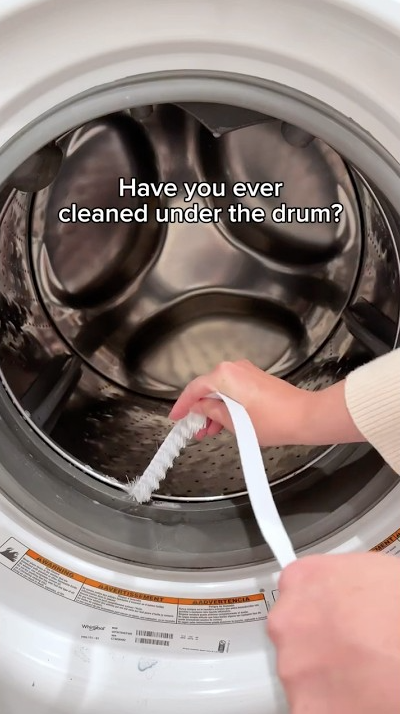 How to deep clean your washing machine the right way