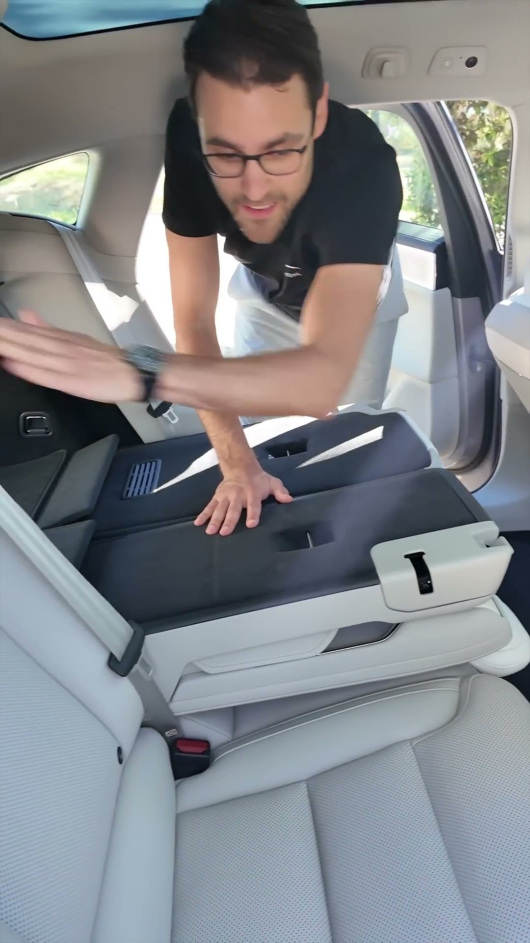 The new Volvo ES90 has a very practical trunk