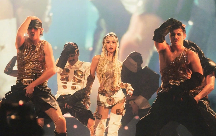 Chi 900 triệu Đài tệ trang trí sân khấu, concert của Thái Y Lâm lại bị ...