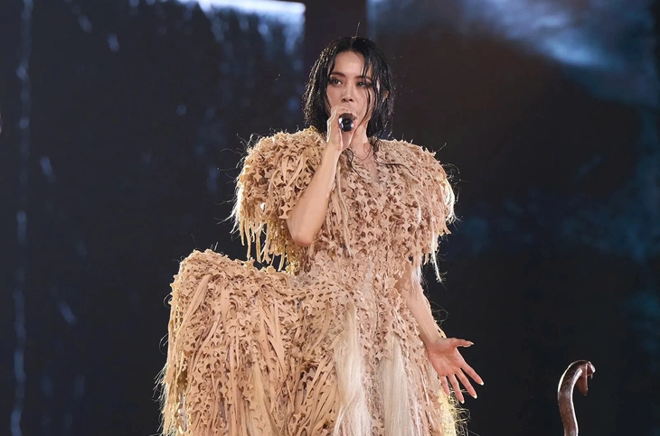 Chi 900 triệu Đài tệ trang trí sân khấu, concert của Thái Y Lâm lại bị ...