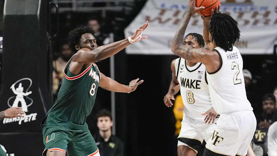 Miami runs Notre Dame off their home court, extending win streak to 10