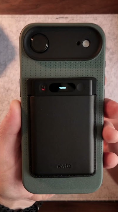 A tiny gadget that records and transcribes audio in real time