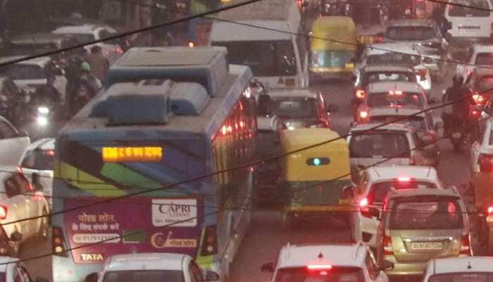 Delhi AQI update: City's air quality in "very poor" category, with ...