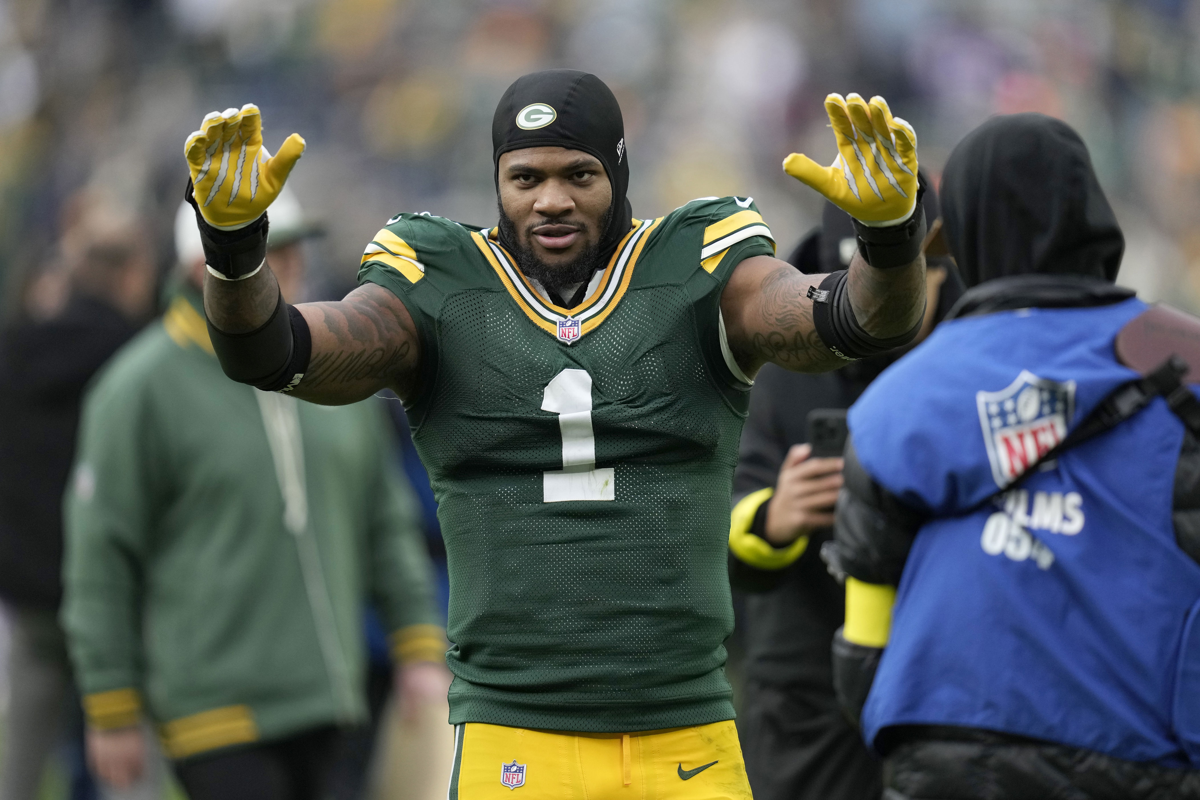 Micah Parsons sends message to Jeff Hafley’s suitors