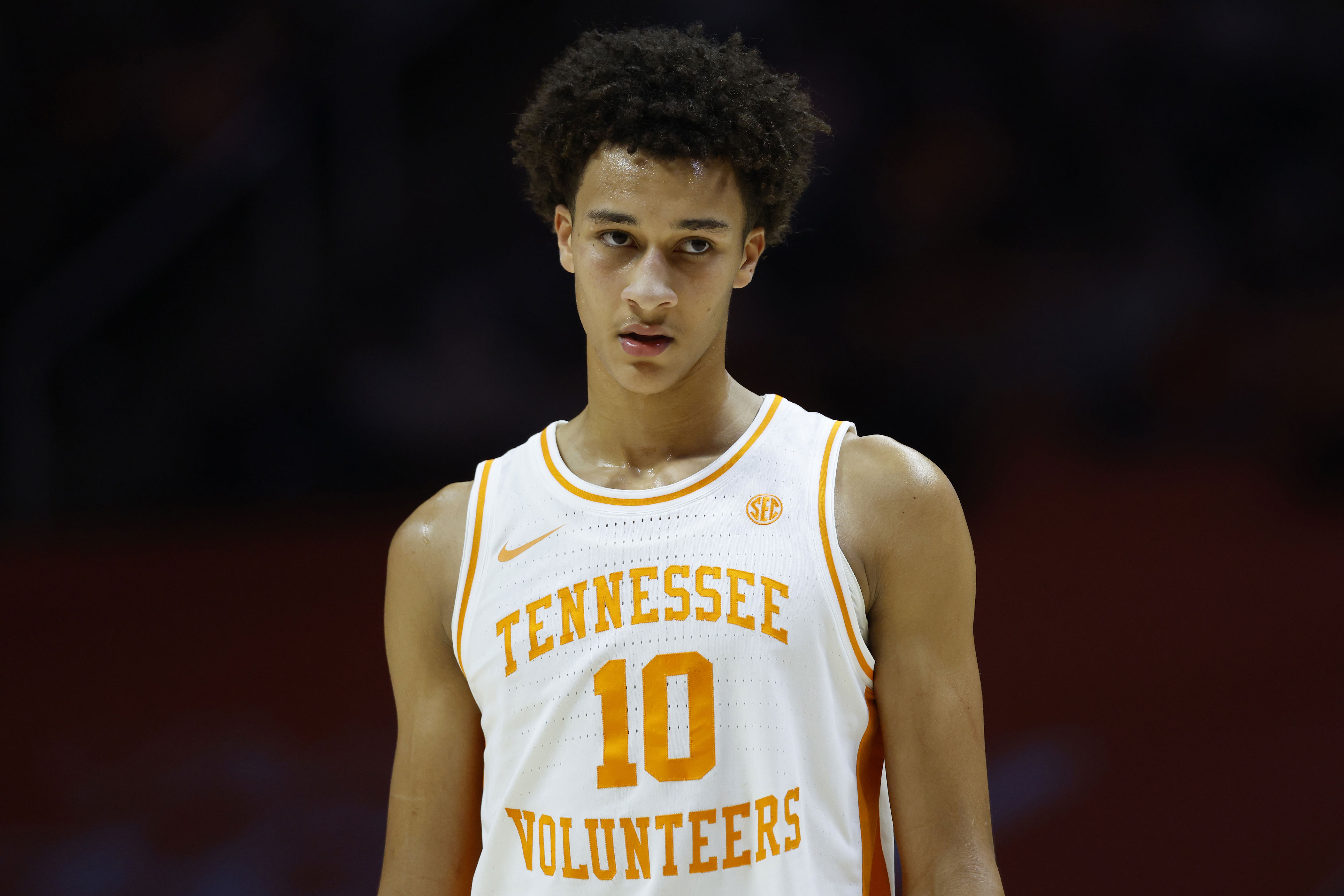 Tennessee hangs on to beat Texas A&M in double overtime thriller