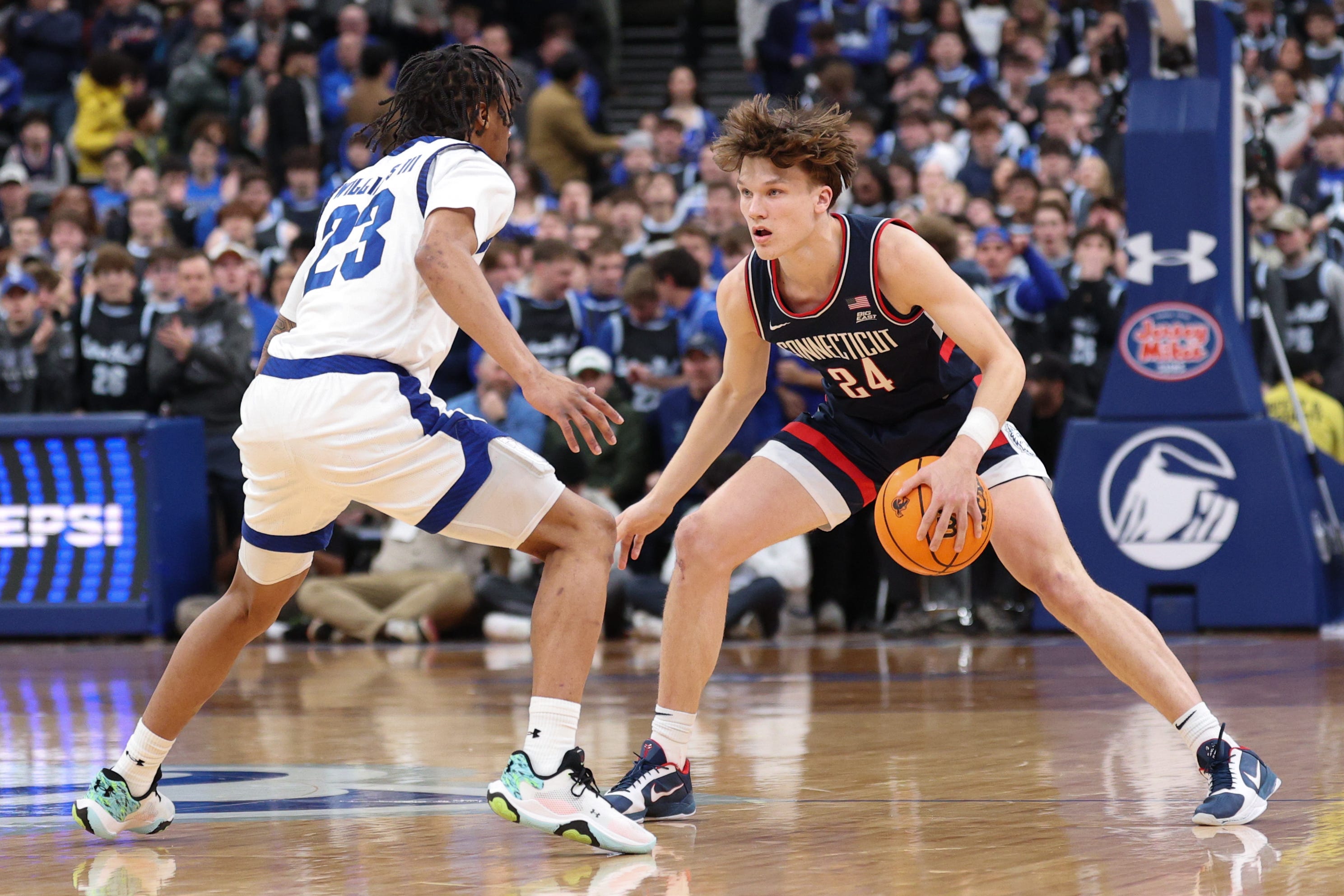 UConn basketball coach Dan Hurley lauds freshman Braylon Mullins, an ...