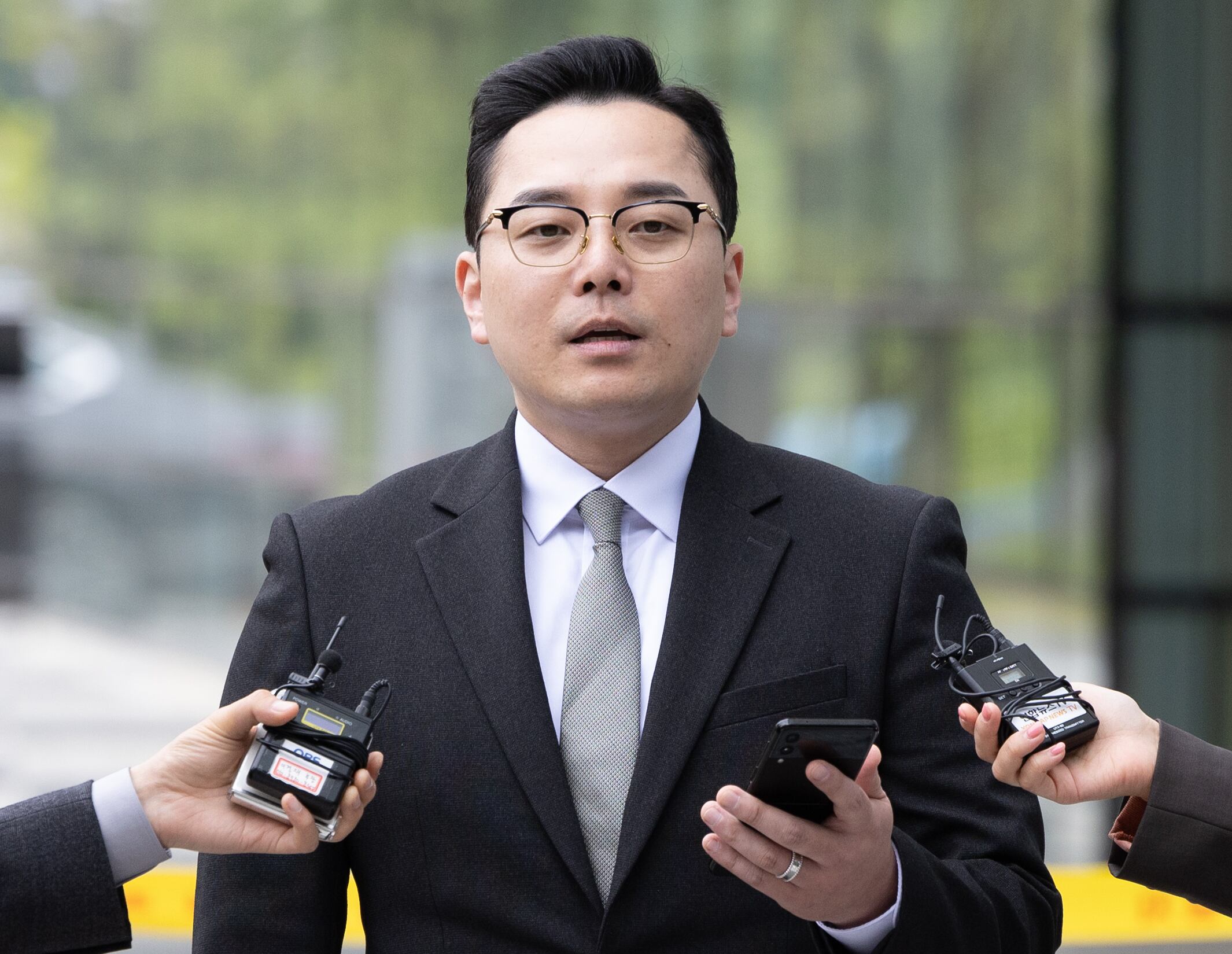 Whistleblower Jo partly wins damages suit against Gyeonggi, Bae