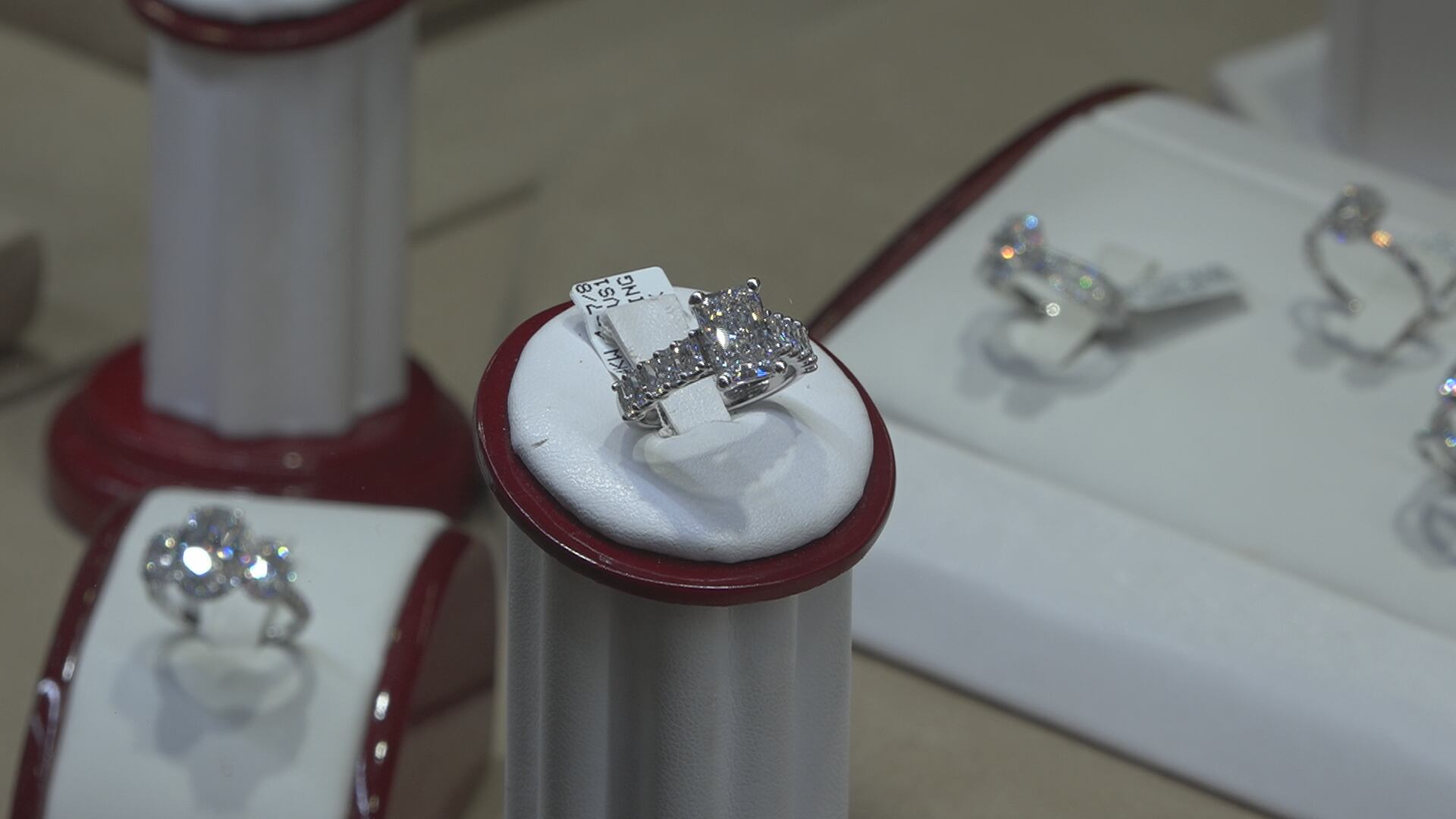 Rockford-area jewelers break down pricing trends of diamonds, precious ...
