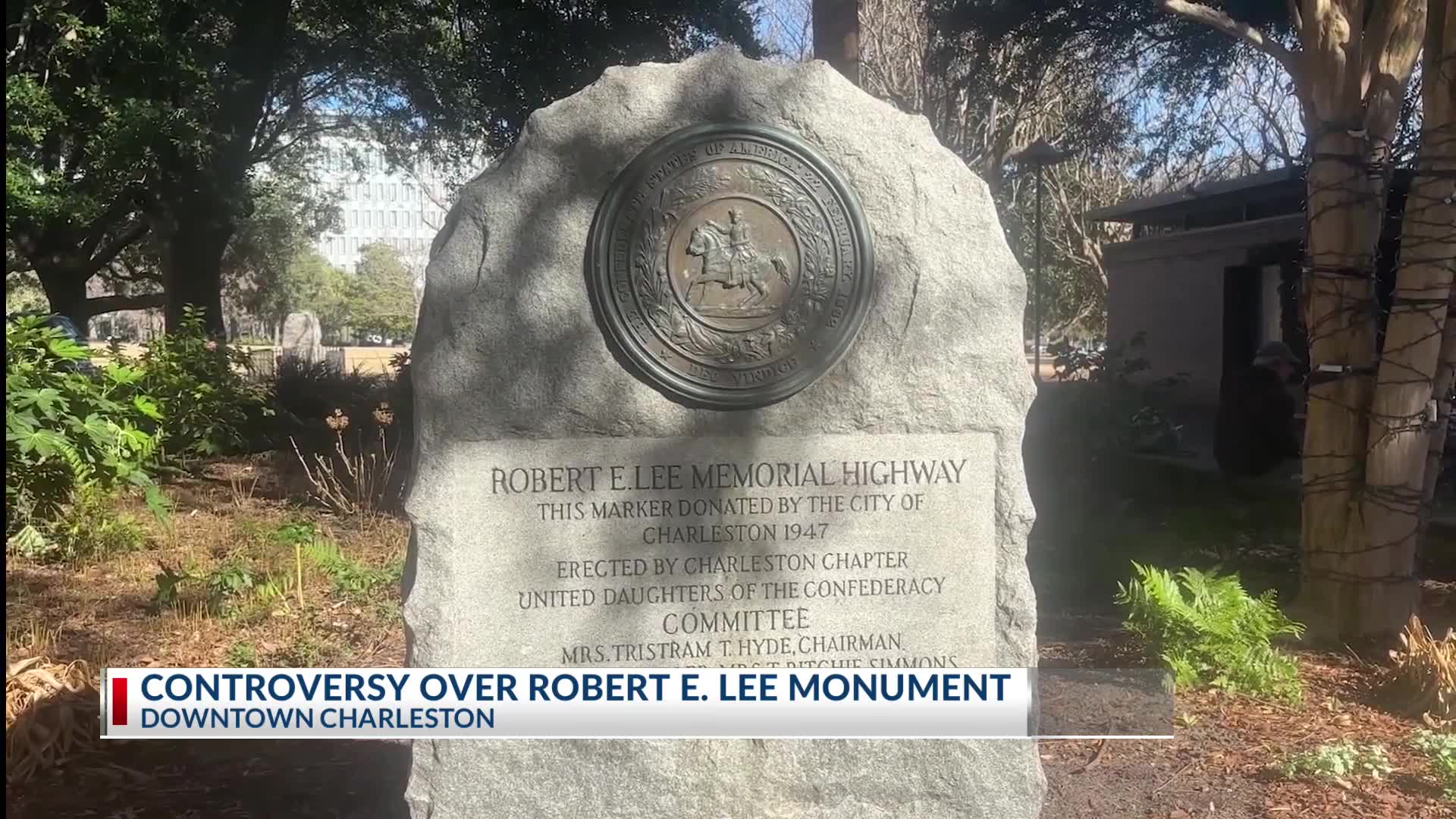 Controversy over Robert E Lee monument