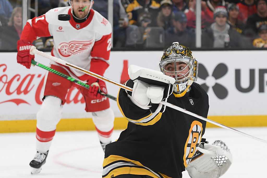 Swayman stops 24 shots for 1st shutout of season as Bruins beat Red ...