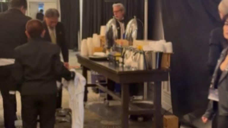 Golden Globe 2026 team caught desperately trying to put out a backstage ...