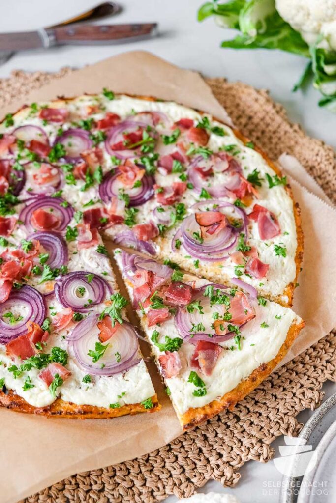 Blumenkohl Flammkuchen (low carb)