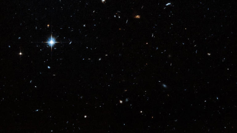 🔭 Hubble discovers a galactic structure, but without any stars