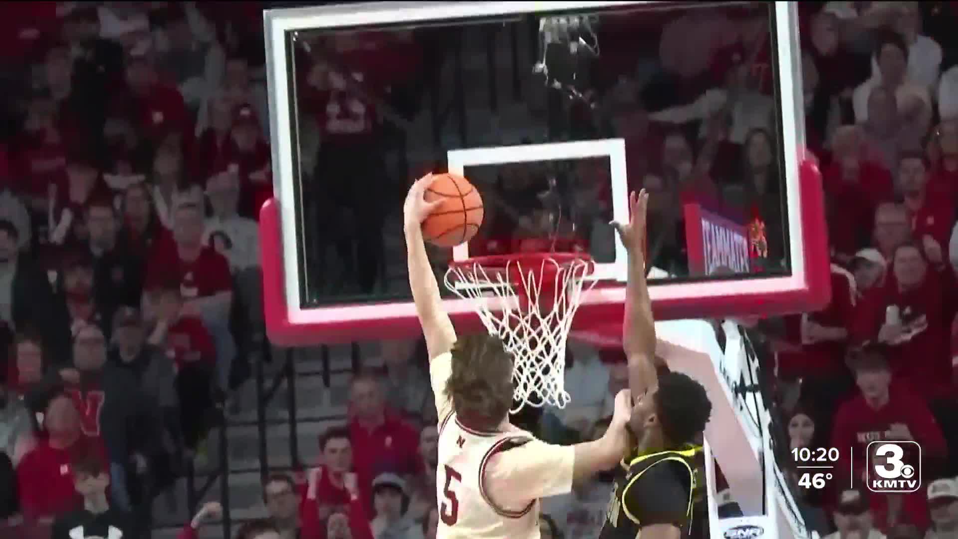Highlights: #8 Huskers handle Oregon to stay perfect