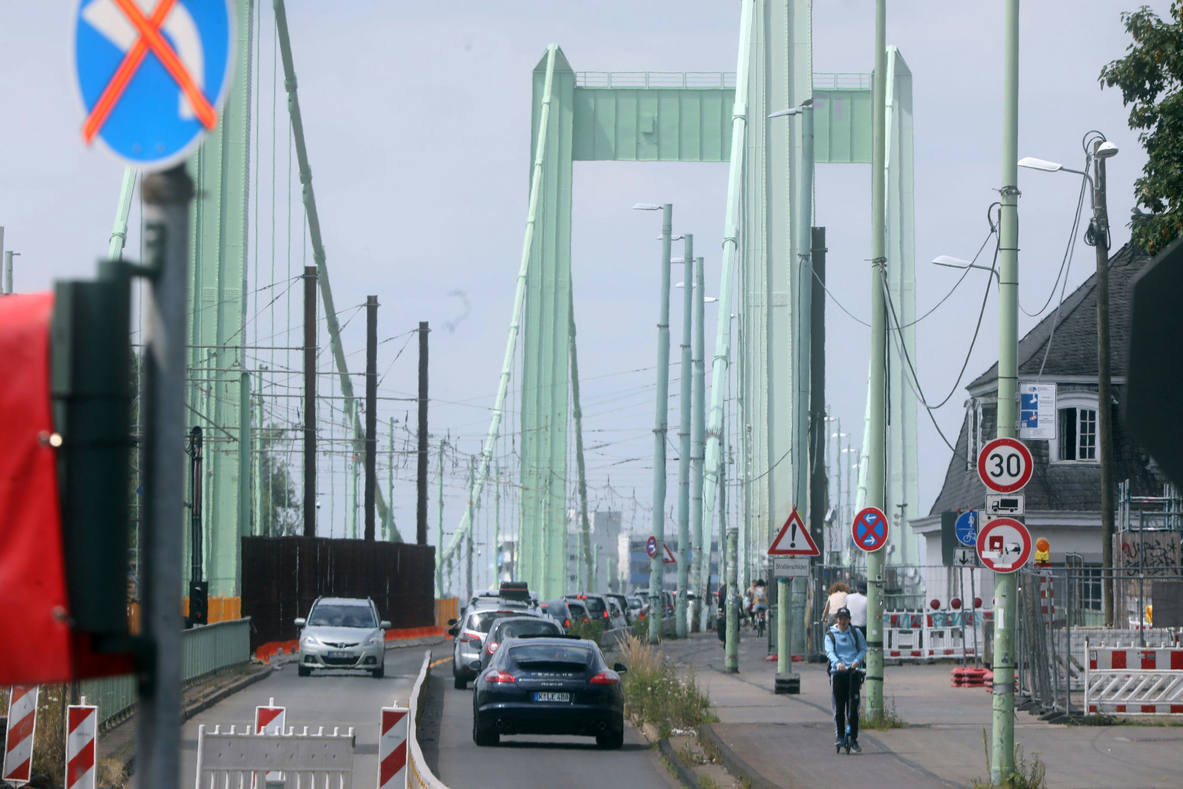 Mülheimer Brücke: Zoff um zweite Autospur